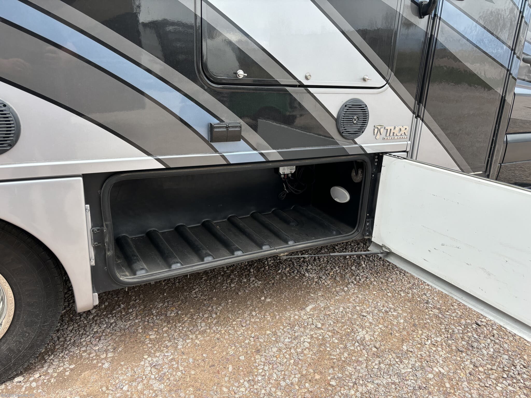 2017 Thor Motor Coach Synergy TT24