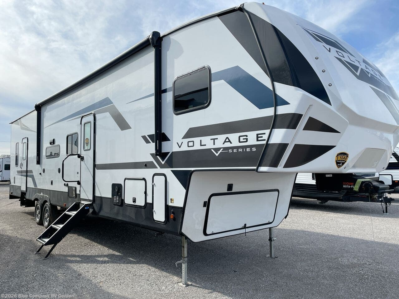 2024 Dutchmen Voltage V-Series 3800 RV for Sale in Denton, TX 76210 ...