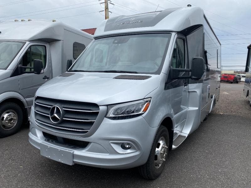 2021 Leisure Travel Unity U24TB