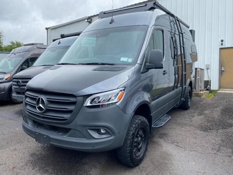 2025 Tiffin GH1 Std. Model