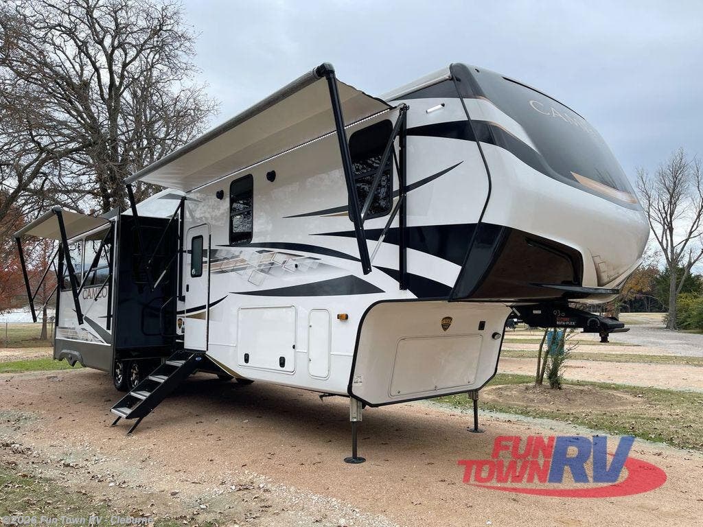 2024 CrossRoads Cameo CE4041DB RV for Sale in Cleburne, TX 76031 ...