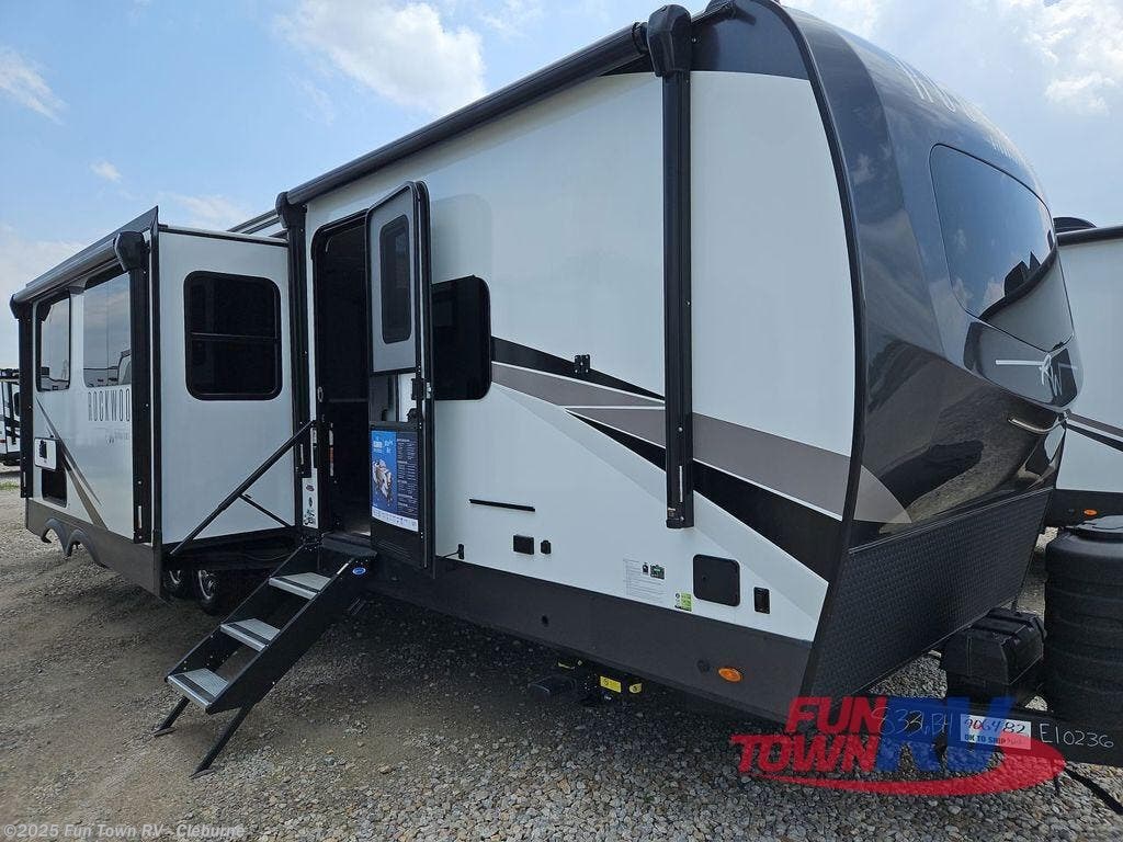 2024 Forest River Rockwood Signature 8336BH RV for Sale in Cleburne, TX ...