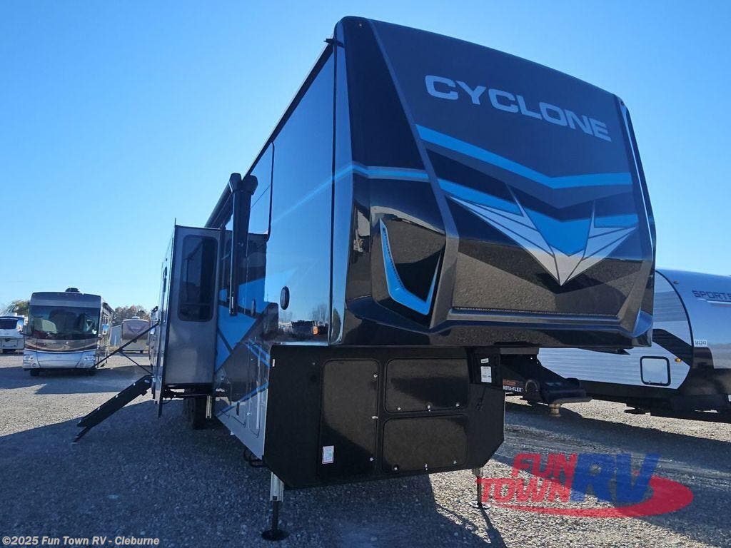 2025 Heartland Cyclone 4006 RV for Sale in Cleburne, TX 76031 | 208939 ...