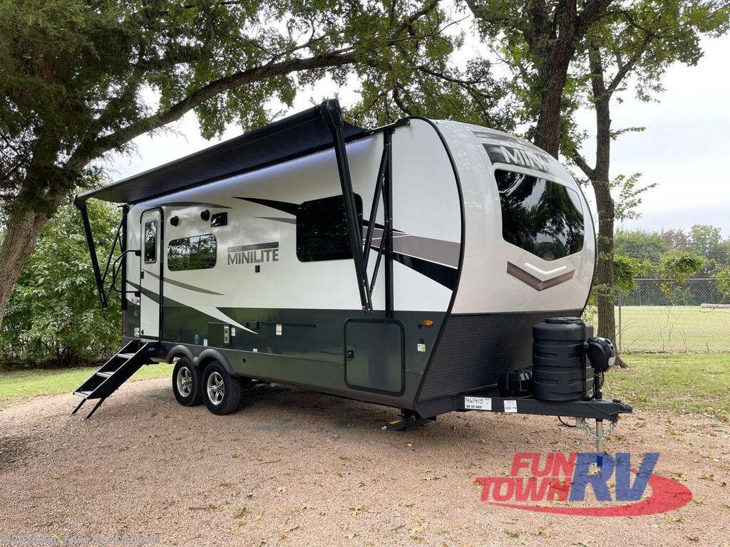 Rockwood Mini Lite 2205s