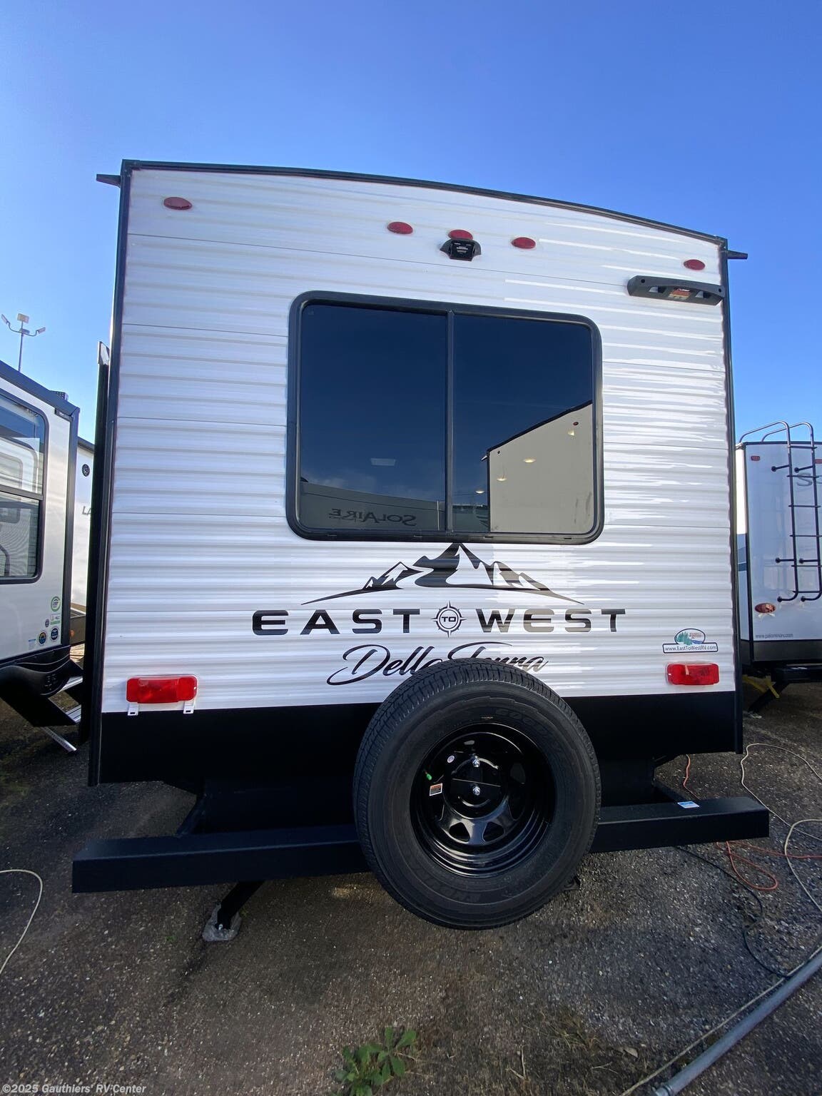 2023 East to West Della Terra 292MK