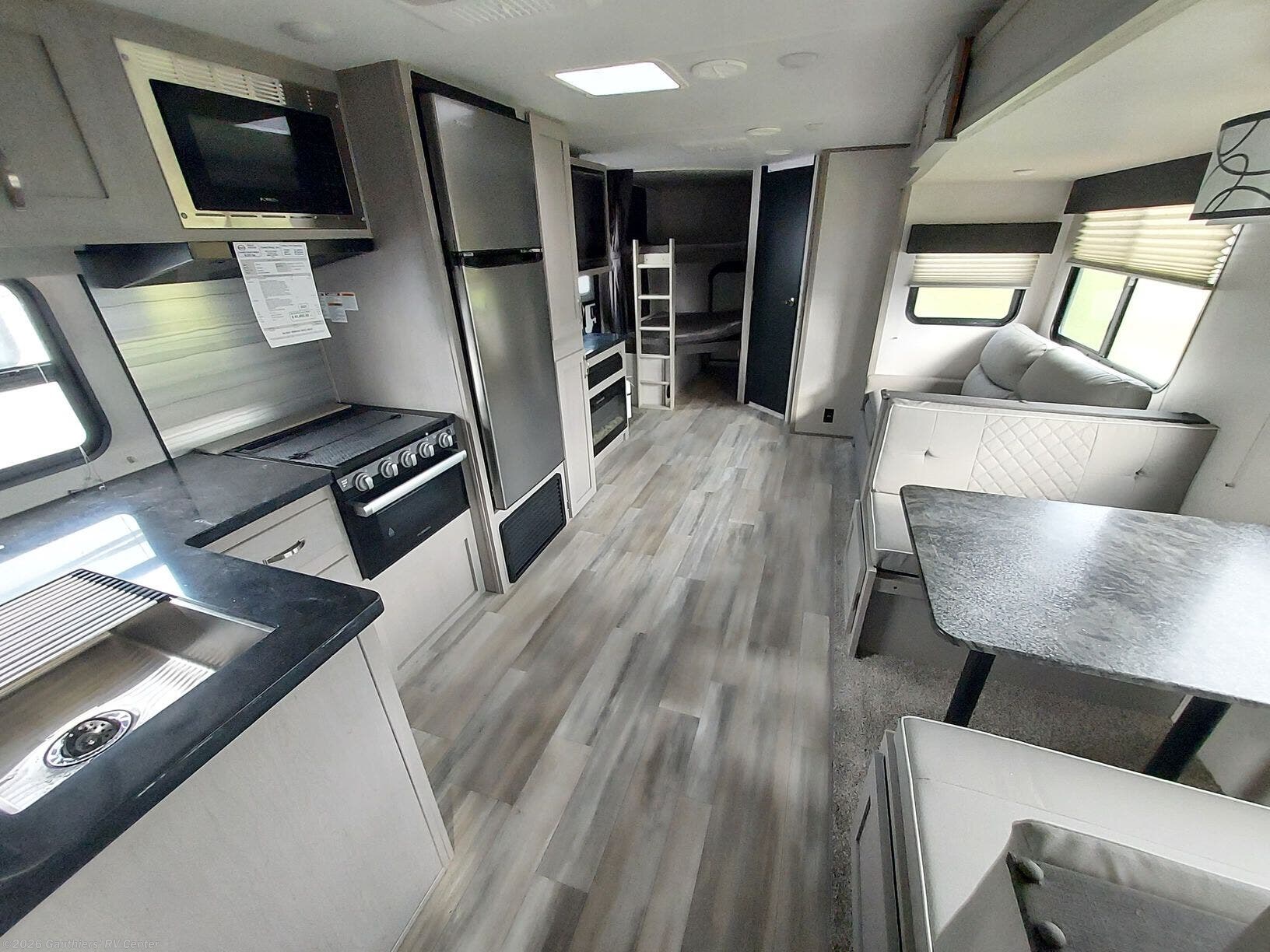 2023 Prime Time Tracer 28BHS