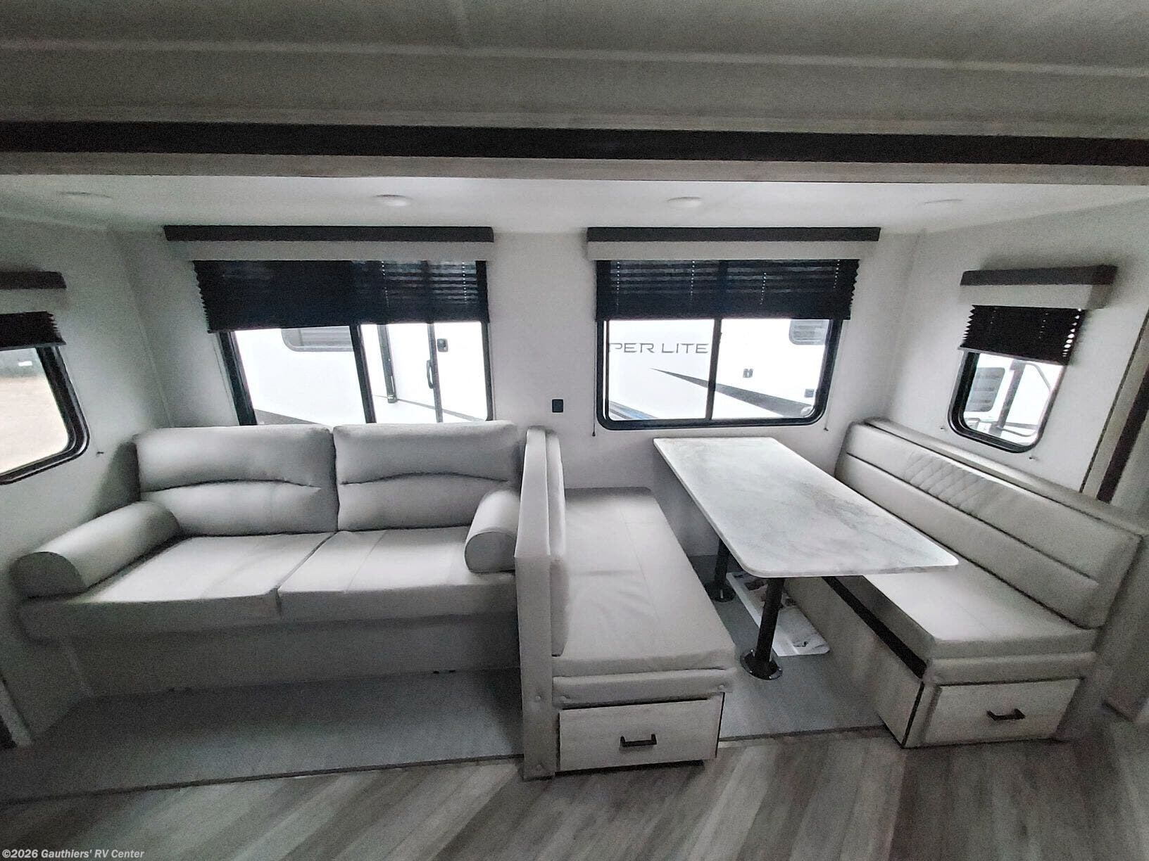 2023 East to West Della Terra 261RB