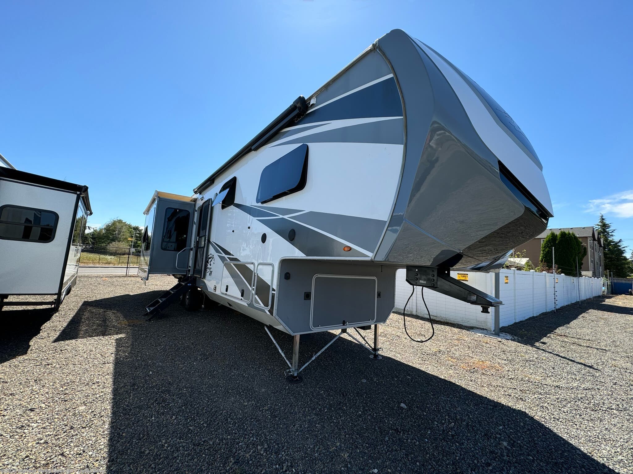 2018 Highland Ridge Open Range 3X 3X384RLS