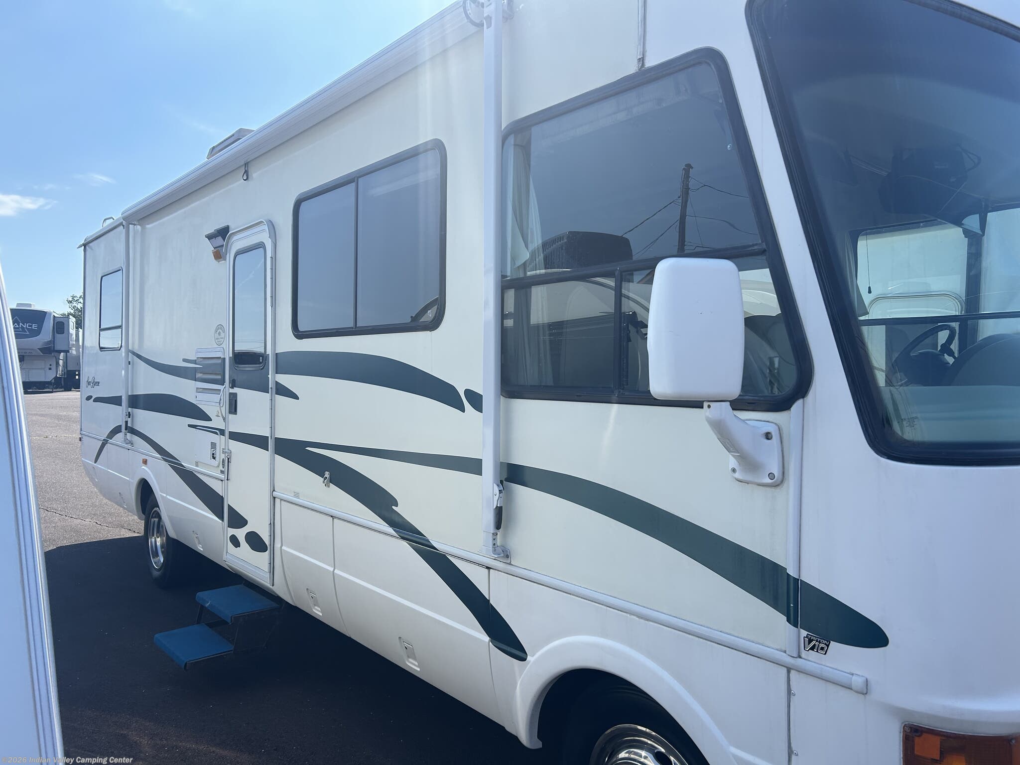 2003 National RV 300