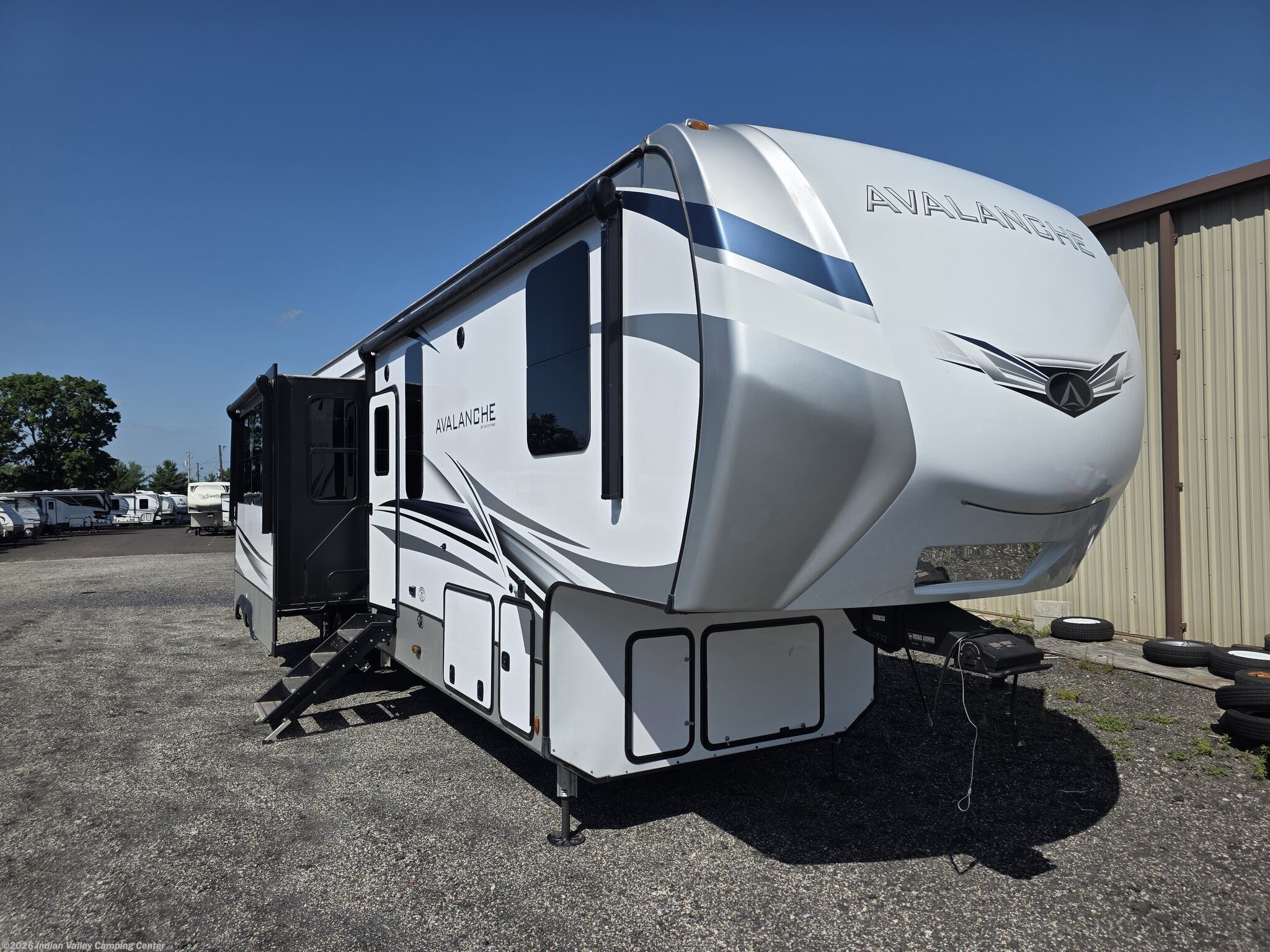 2023 Keystone Avalanche 390DS