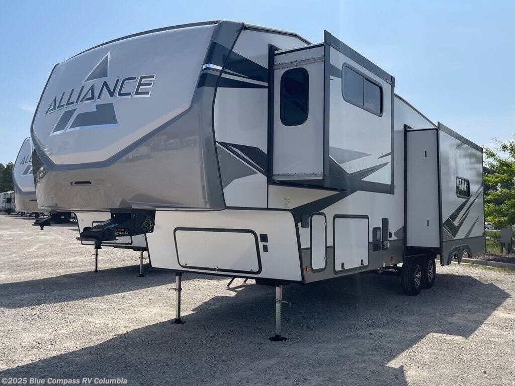 2023 Alliance RV Avenue 32RLS RV for Sale in Lexington, SC 29072 ...