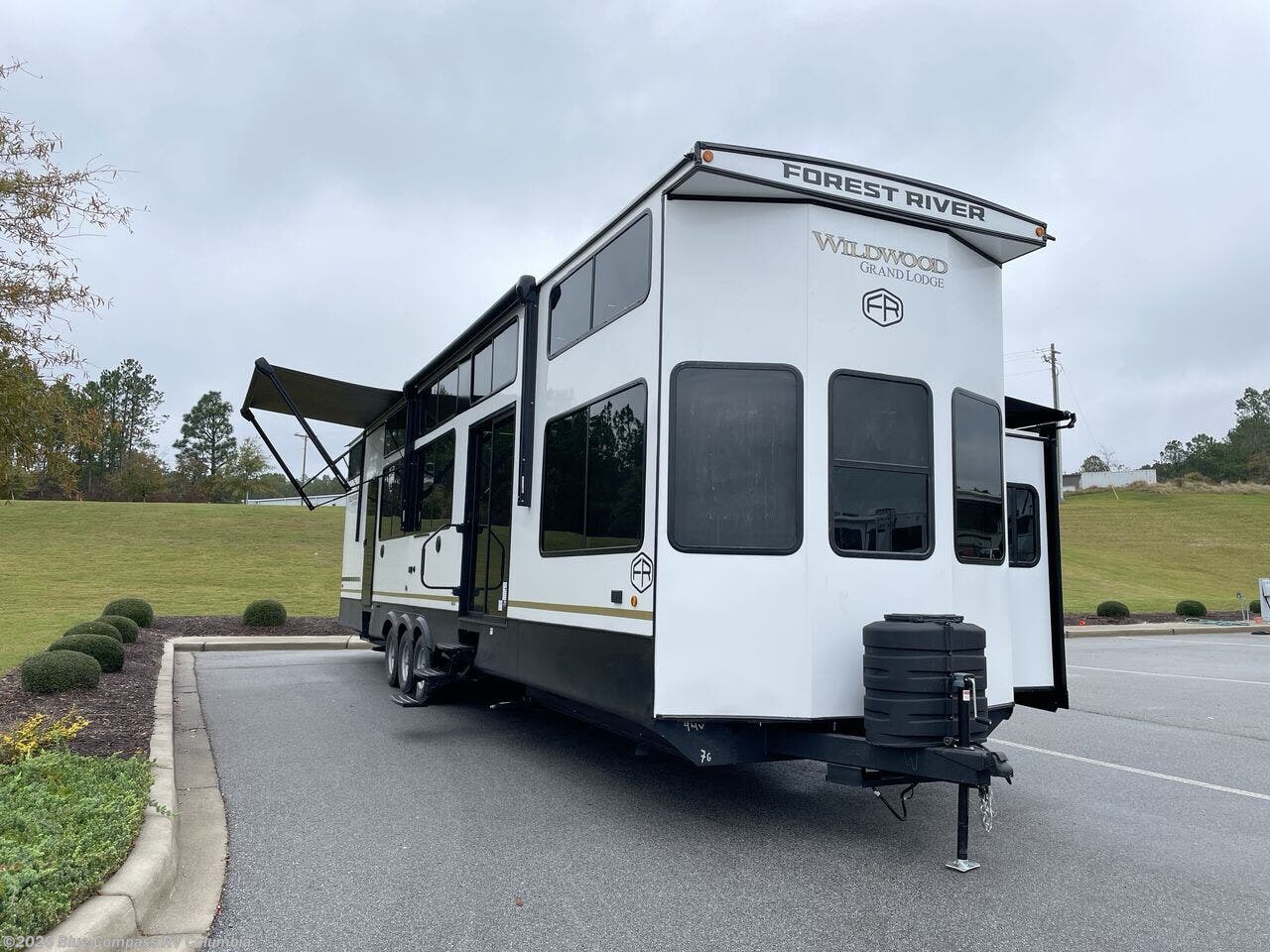 2025 Forest River Wildwood Grand Lodge 44VIEW RV for Sale in Lexington ...