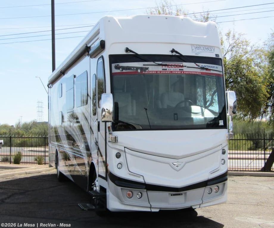 2025 Fleetwood Discovery LXE 40G-LXE RV for Sale in Mesa, AZ 85215 ...