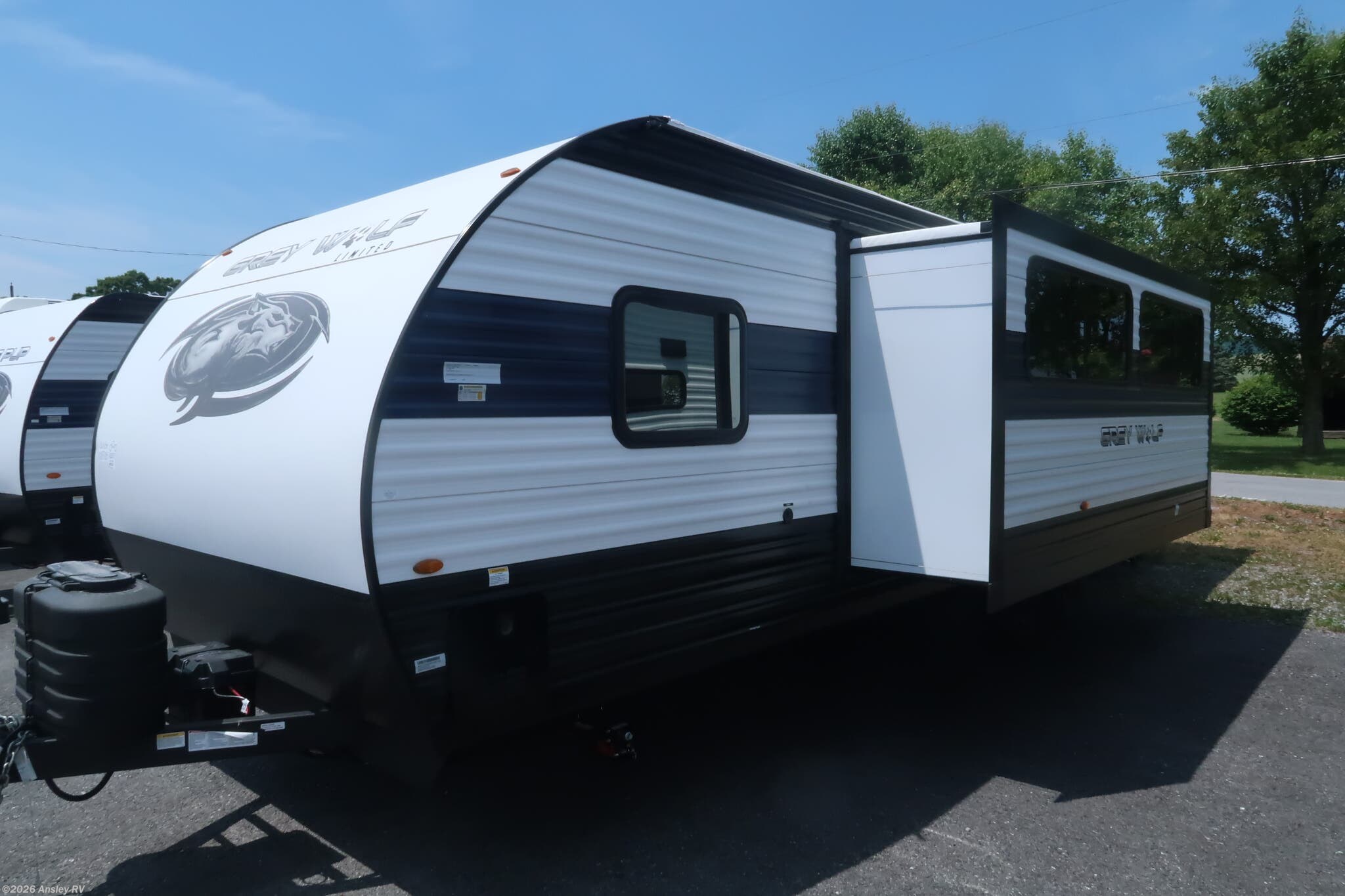 2023 Forest River Cherokee Grey Wolf 26DBH