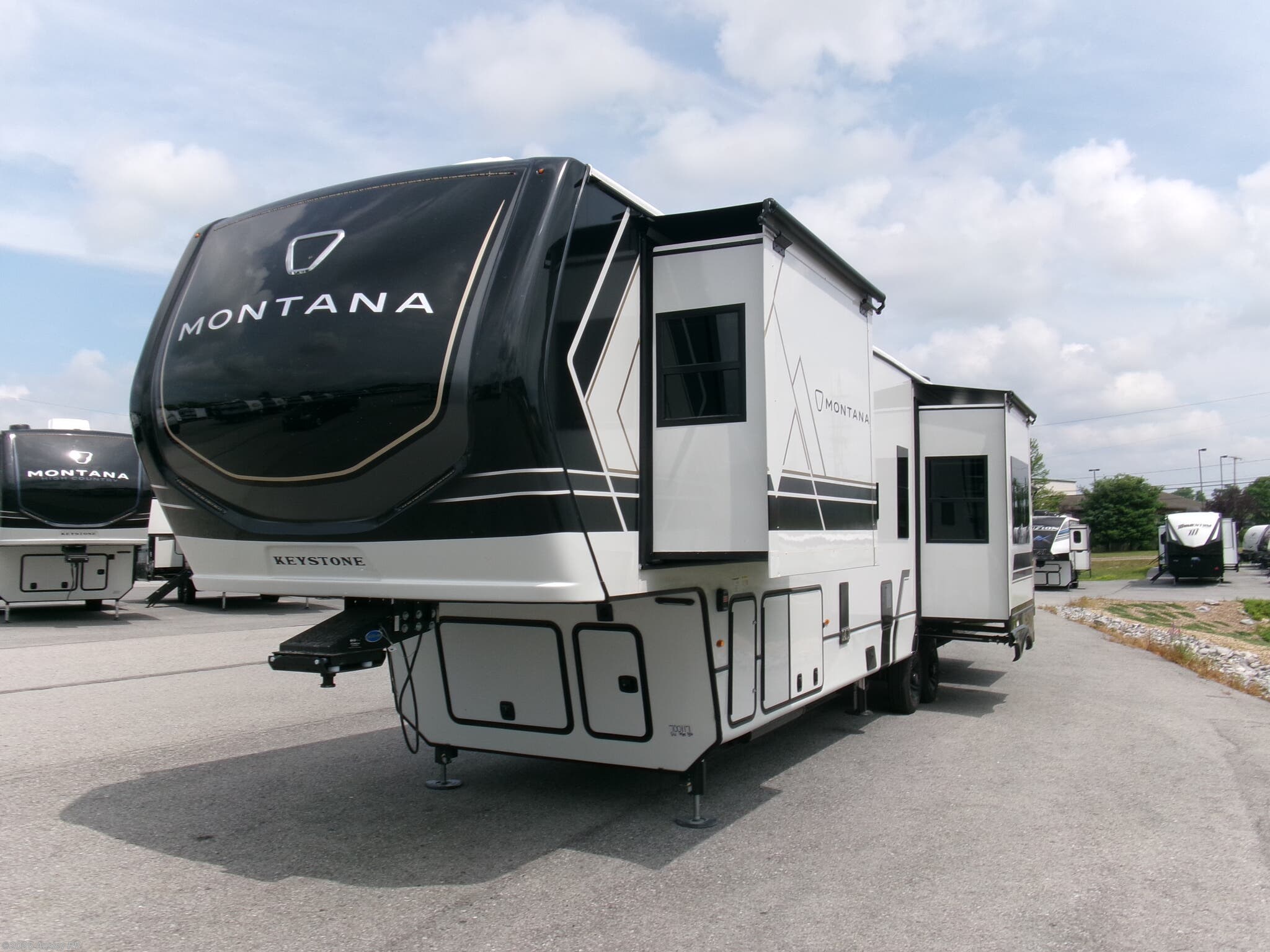 2026 Keystone Montana 3915TB RV for Sale in Duncansville, PA 16635 ...