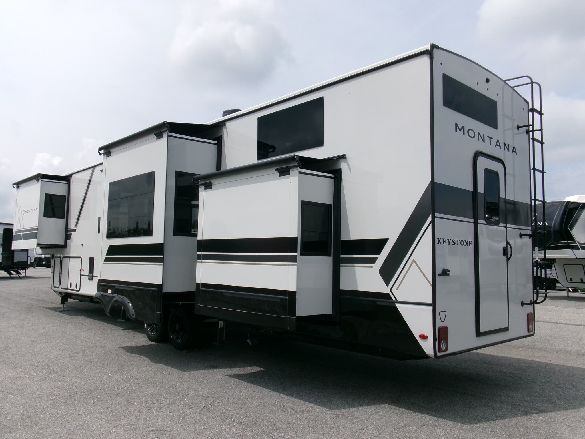 2026 Keystone Montana 3915TB RV for Sale in Duncansville, PA 16635 ...