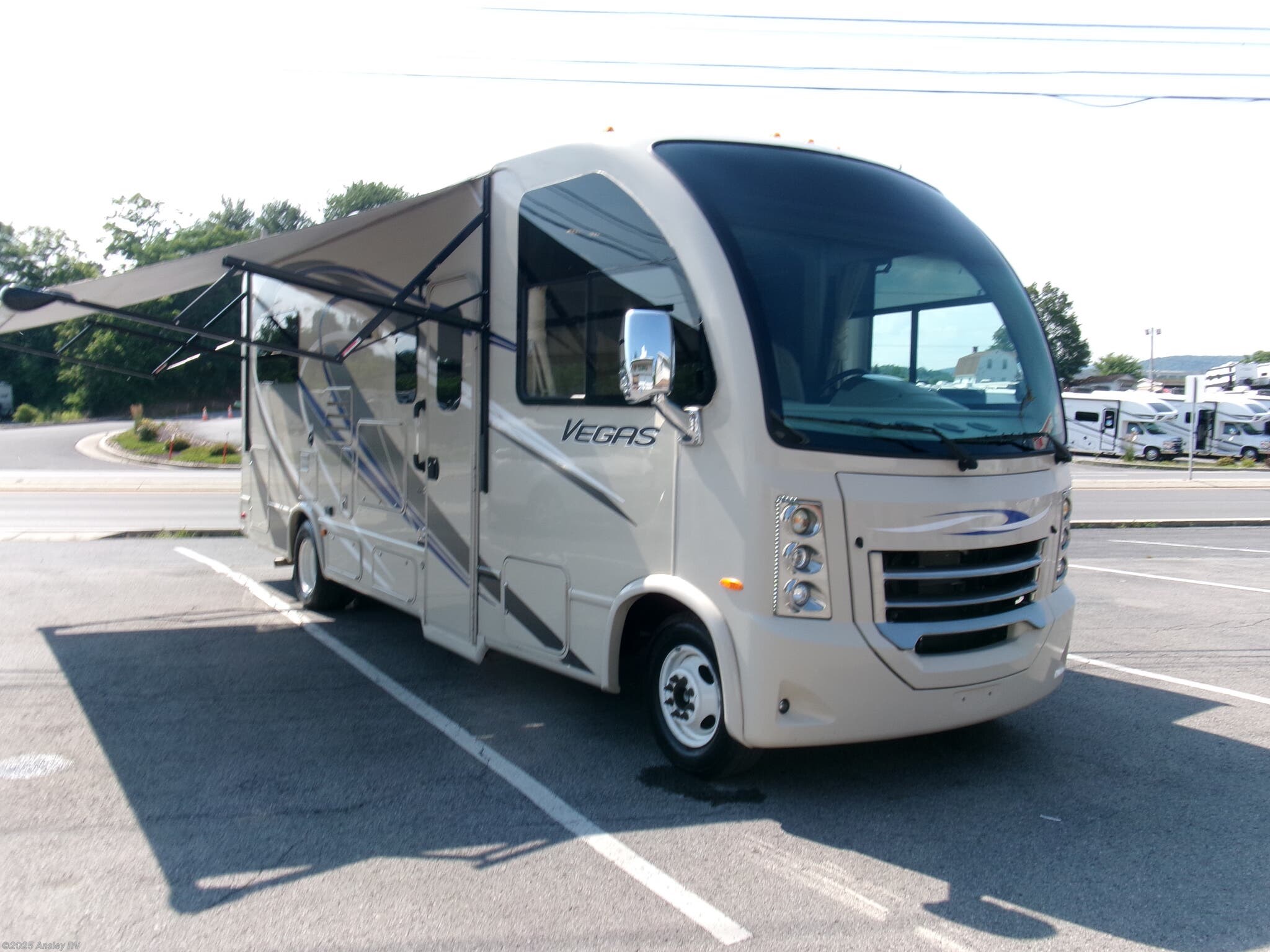2015 Thor Motor Coach Vegas 24.1