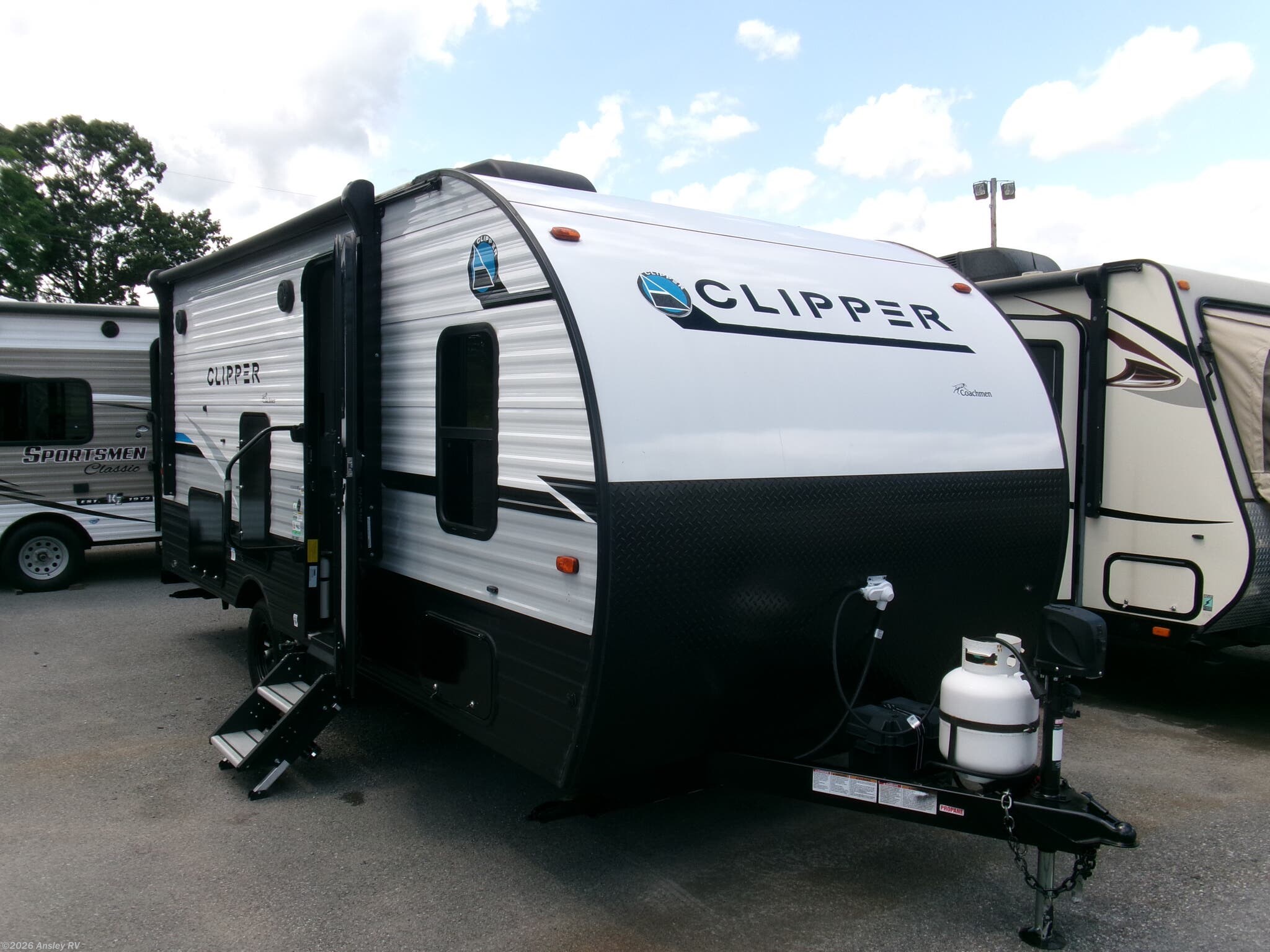 2022 Coachmen Clipper Ultra-Lite Single Axle 182DBU