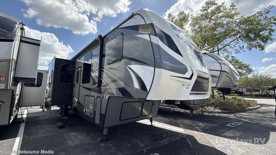 2017 Keystone Fuzion Impact Edition 351 RV for Sale in Seffner, FL ...