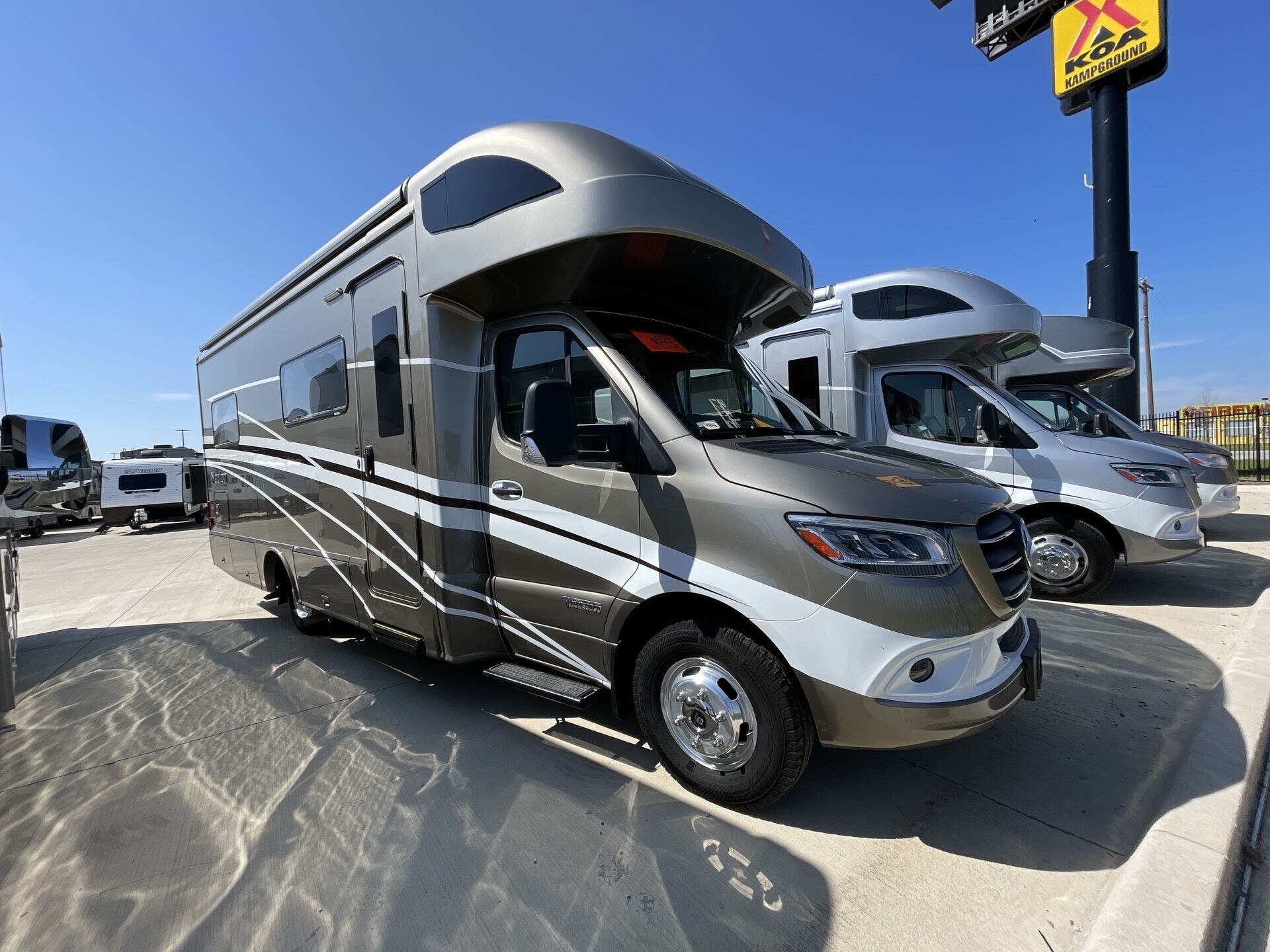 2020 Winnebago Navion 24V