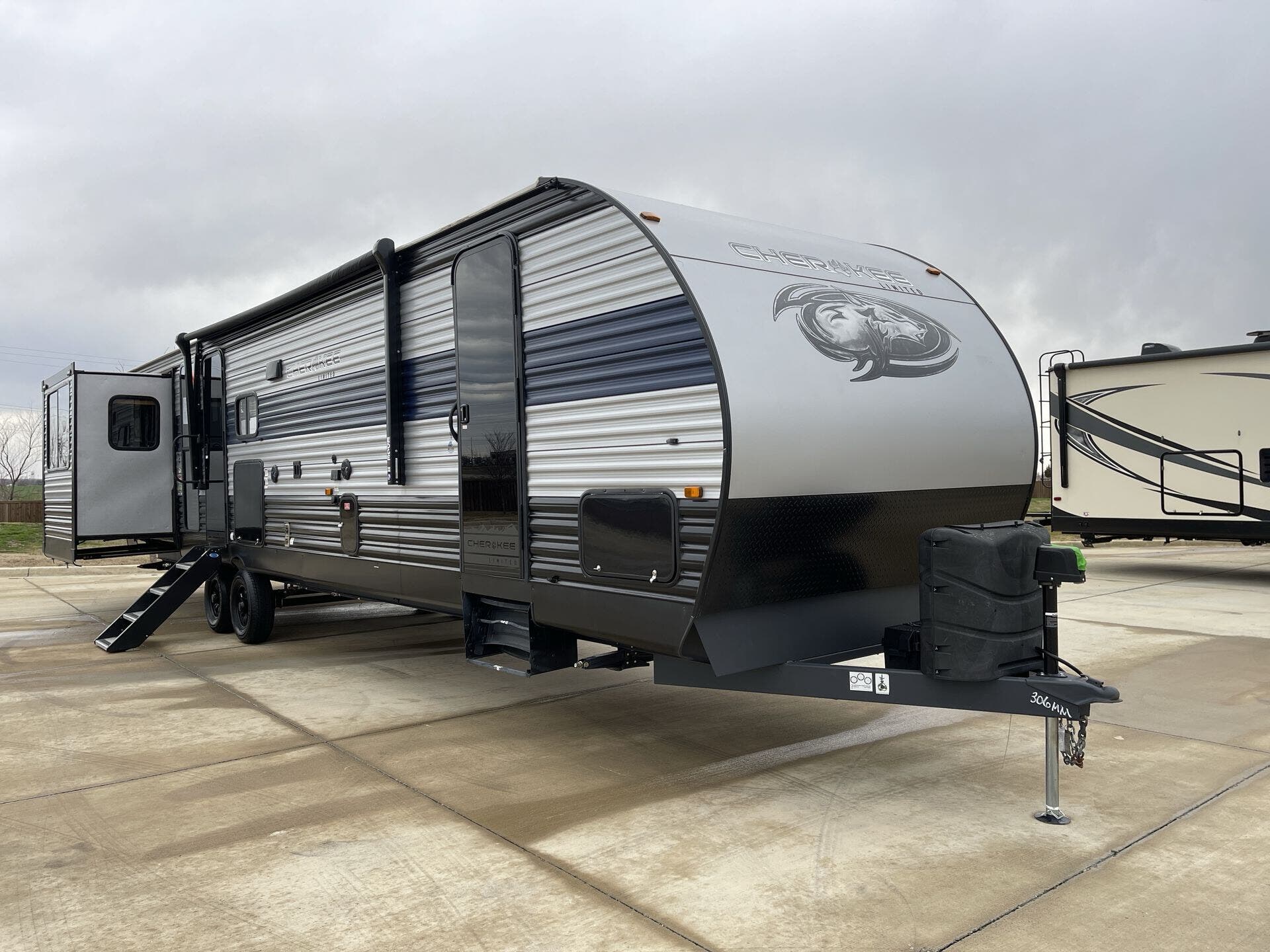 2022 Forest River Cherokee LIMITED 306MM