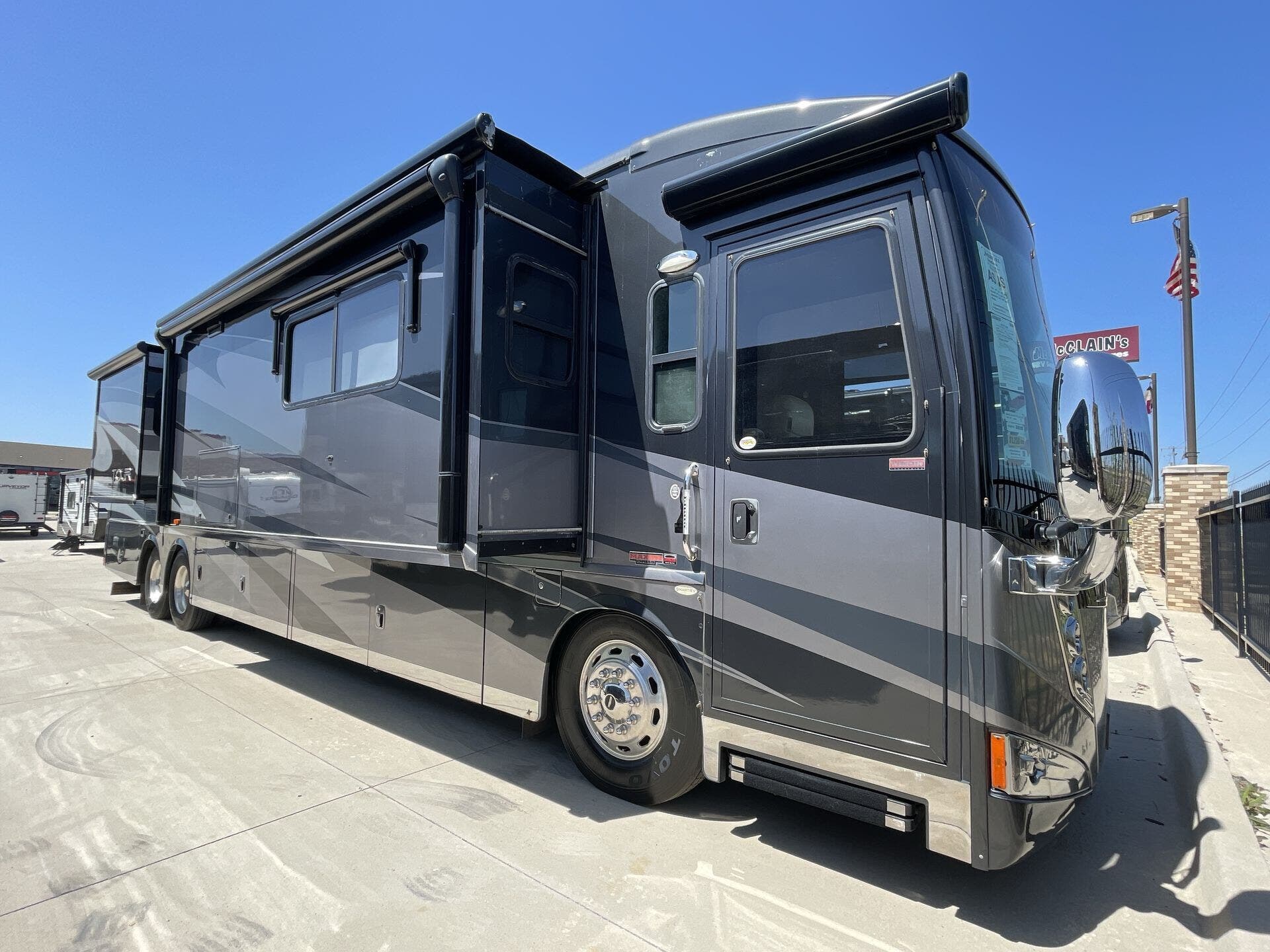 2013 Winnebago Tour 42QD