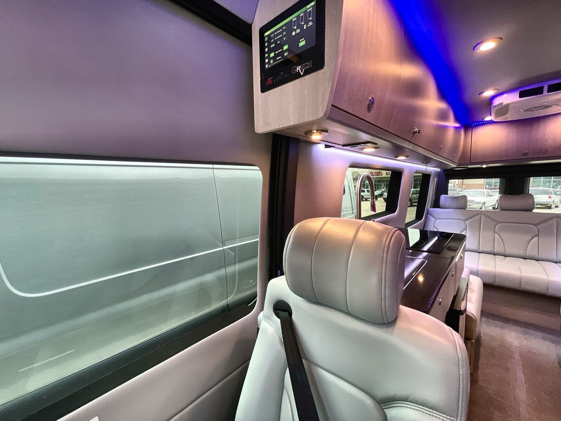 2024 Grech RV Strada LOUNGE-ION