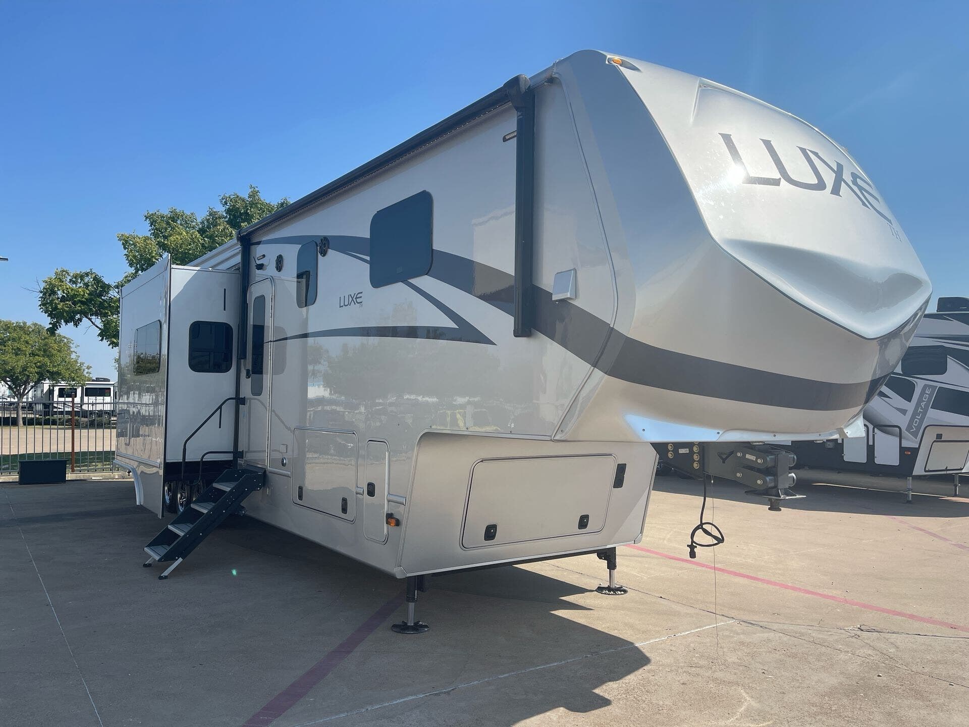 2021 Luxe Luxe ELITE 44FB