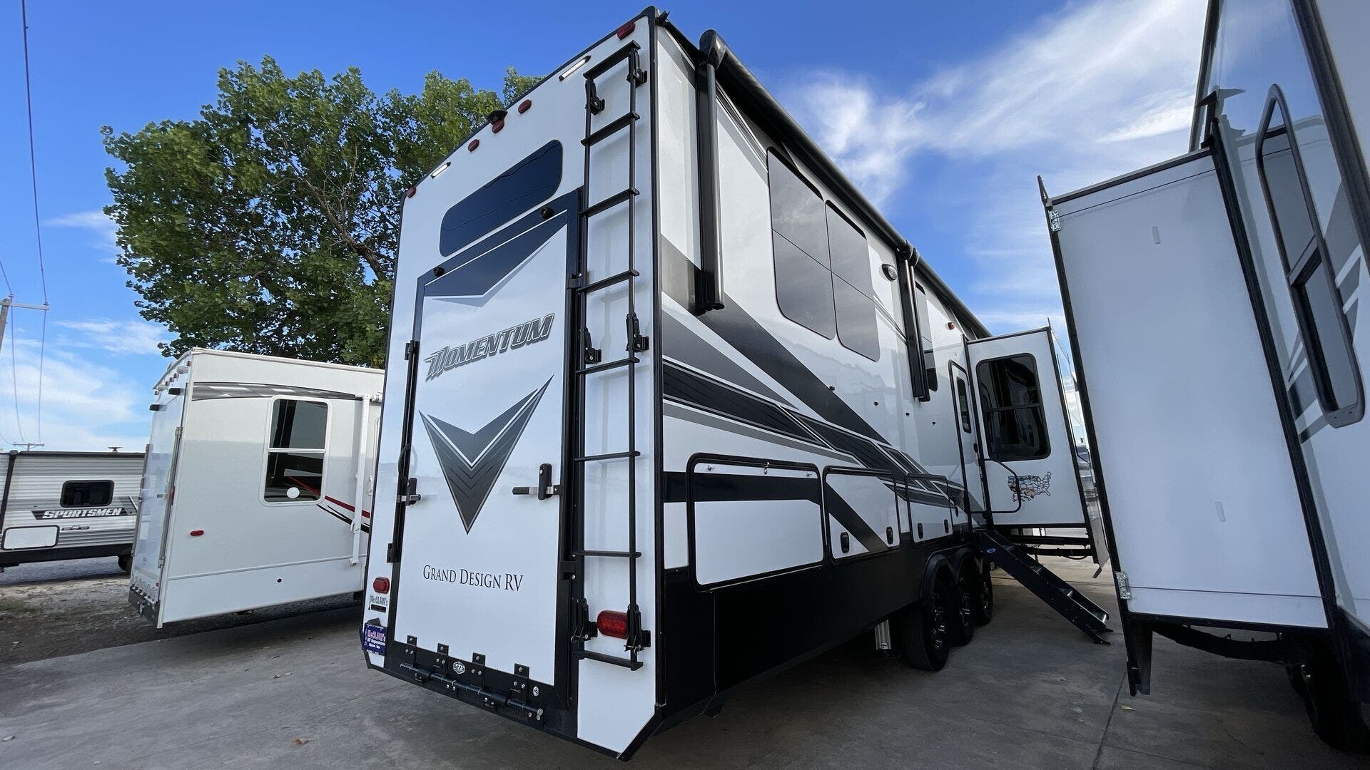 2020 Grand Design Momentum 376THS #10643A - For Sale in Fort Worth, TX