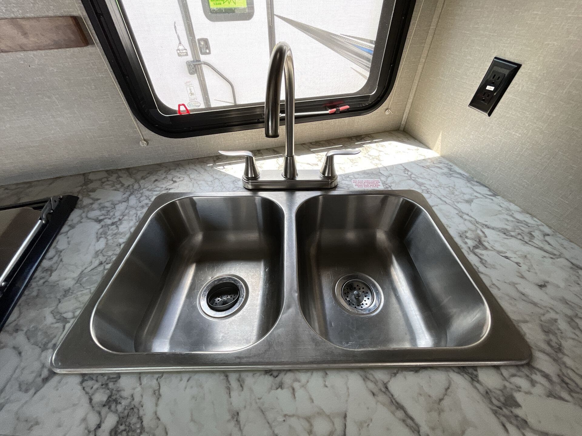 2018 Keystone Impact 26V