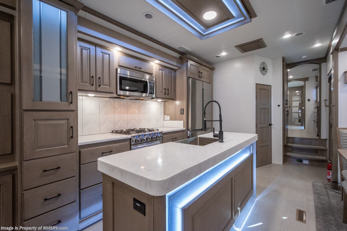 2023 DRV Mobile Suites 44 Houston Luxury Bath & 1/2 Model W/ Bedroom ...