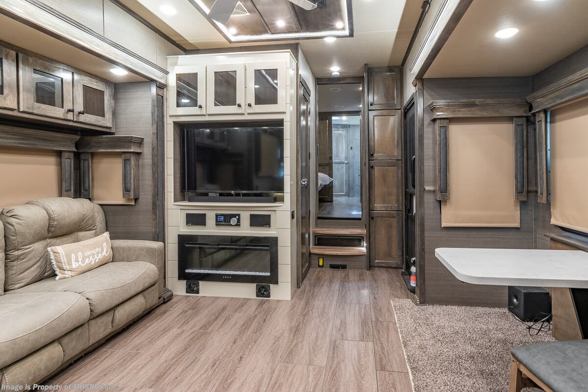 2021 Tiffin Beacon 41LKB #2746C - For Sale in Alvarado, TX