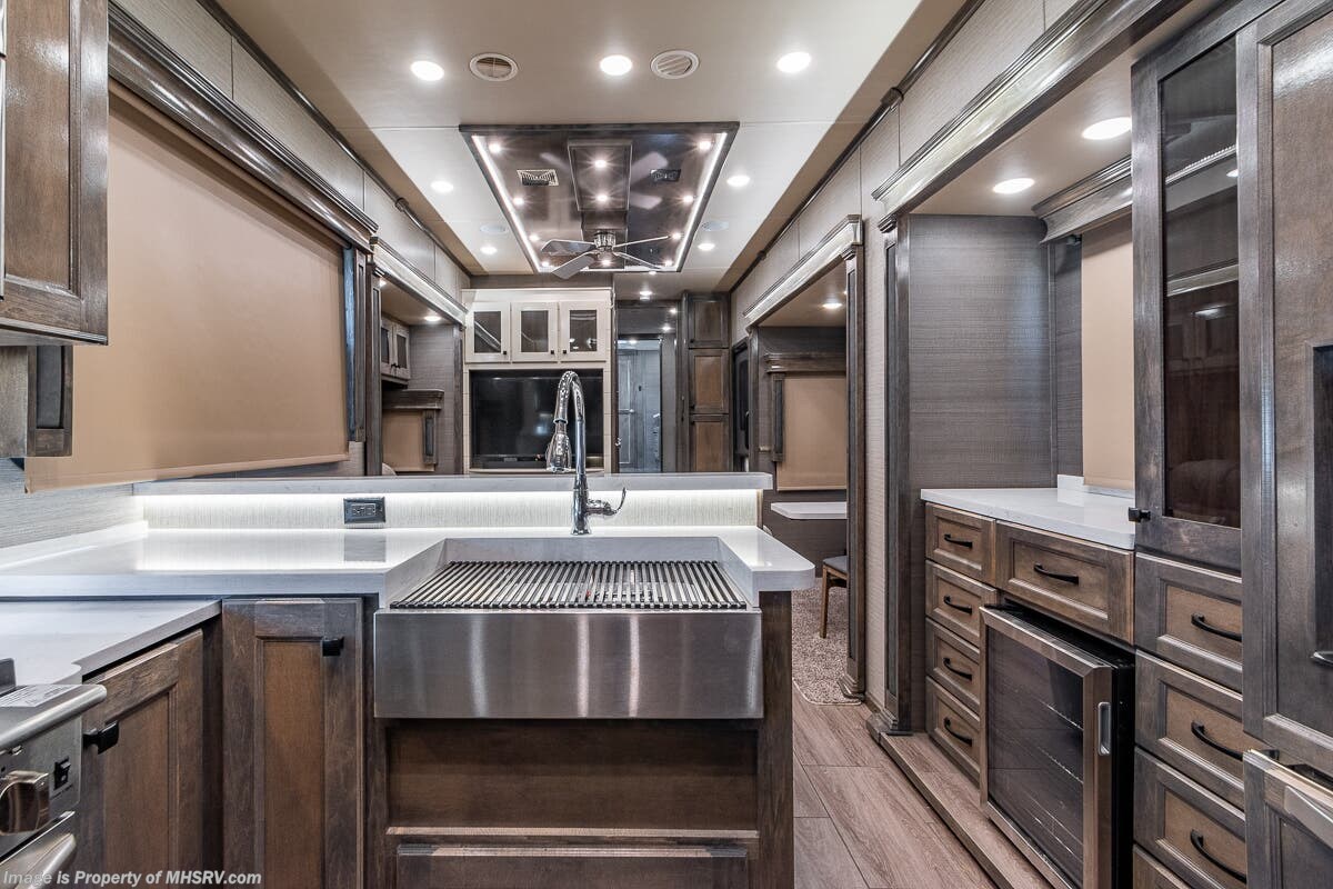 2021 Tiffin Beacon 41LKB #2746C - For Sale in Alvarado, TX