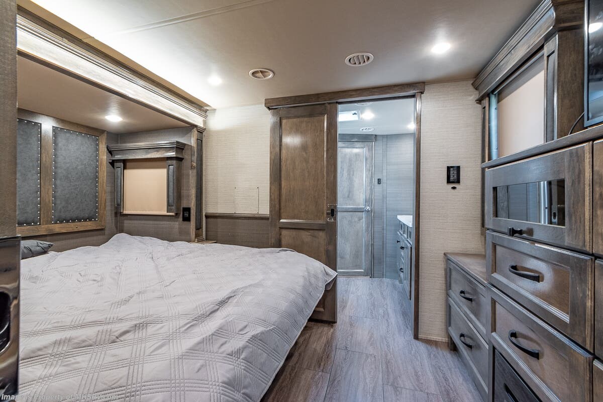 2021 Tiffin Beacon 41LKB #2746C - For Sale in Alvarado, TX