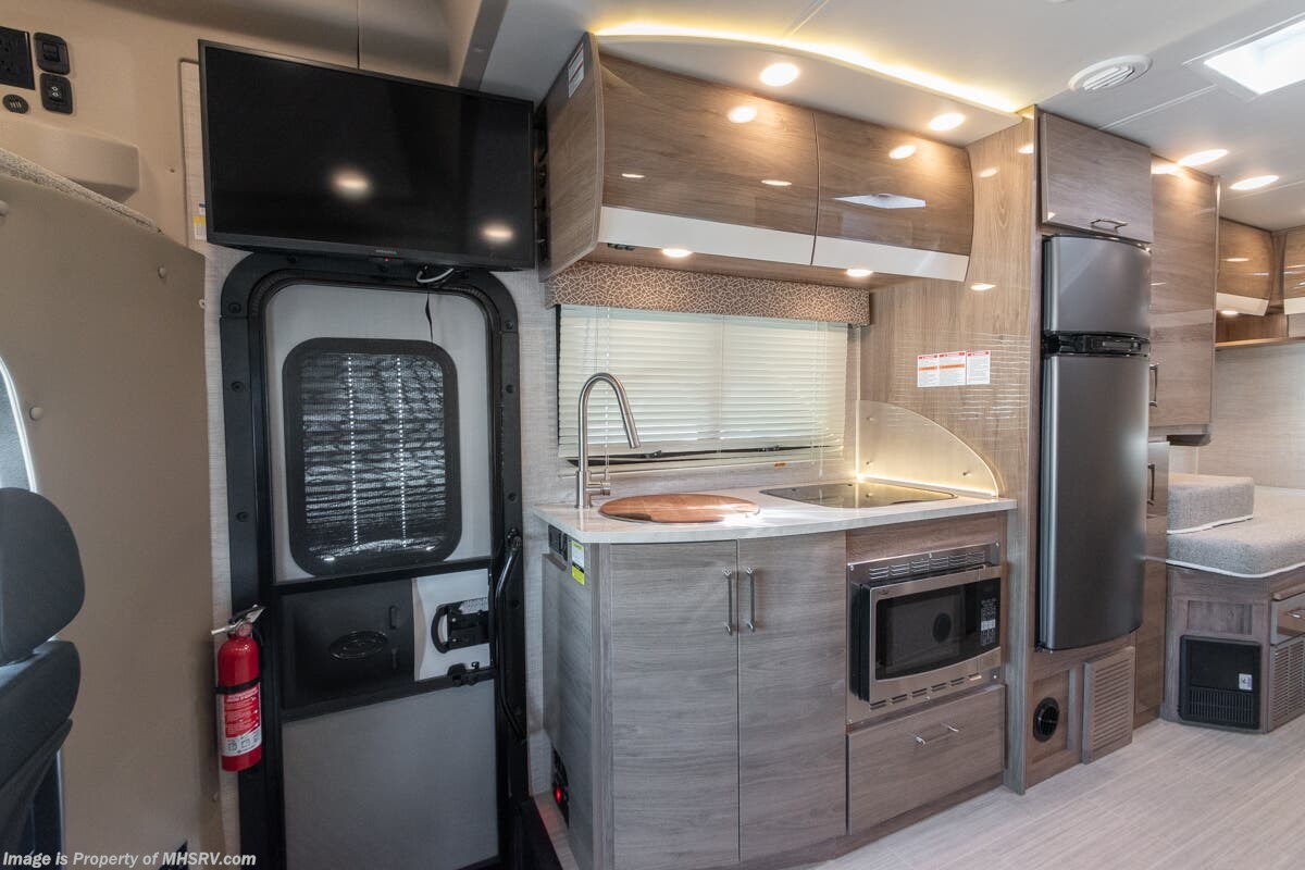 2021 Jayco Melbourne 24T Sprinter W/ Aqua-Go, Smart Wheel, Diesel Gen ...