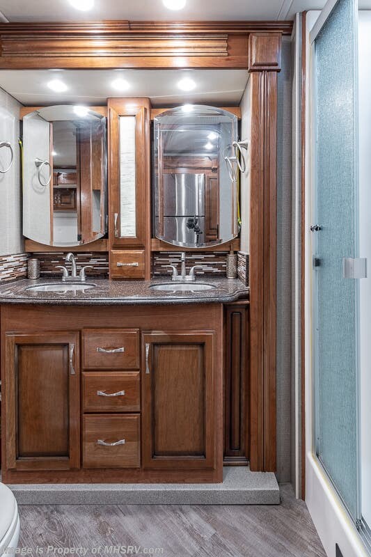 2018 Fleetwood Pace Arrow LXE 38F W/ Dual A/C, Diesel Gen, W/D, Keyless ...