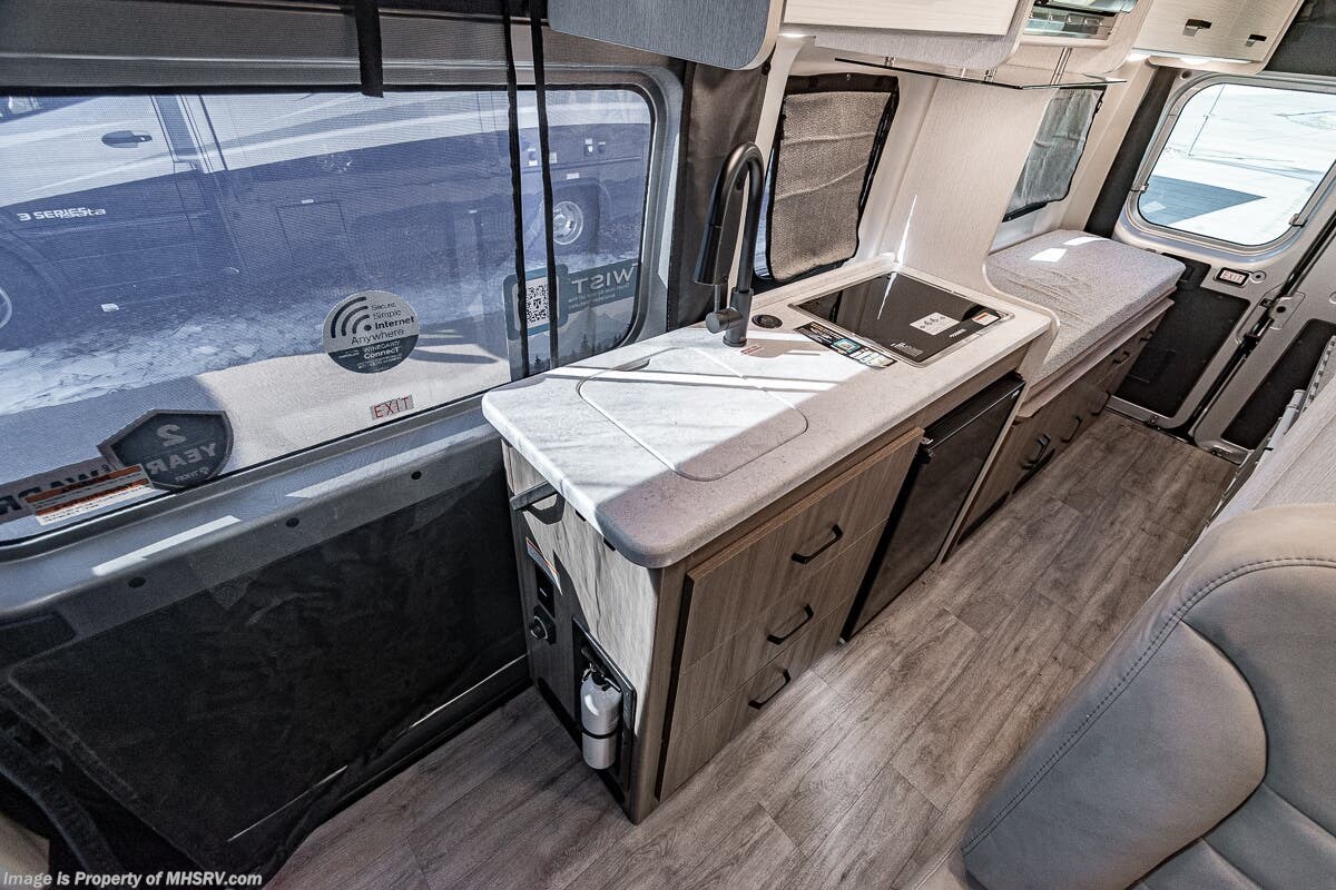 2023 Thor Motor Coach Twist 2AB W/ Retractable Roof Top With Sleeping ...