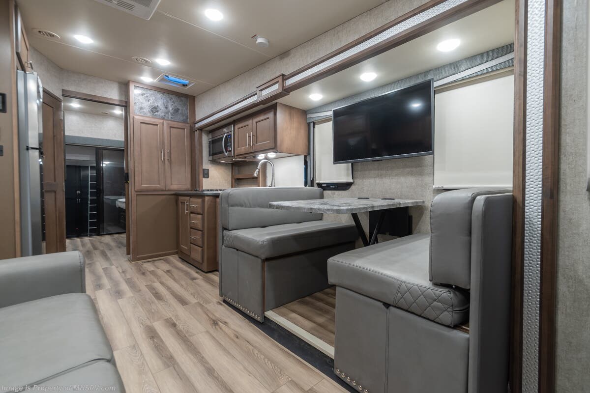 2022 Thor Motor Coach Outlaw 38KB #2990CTH - For Sale in Alvarado, TX
