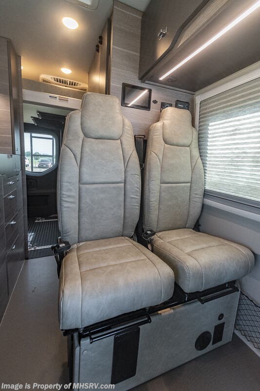 2023 Entegra Coach Launch 19Y 4x4 Sprinter W/ Firefly Multiplex ...