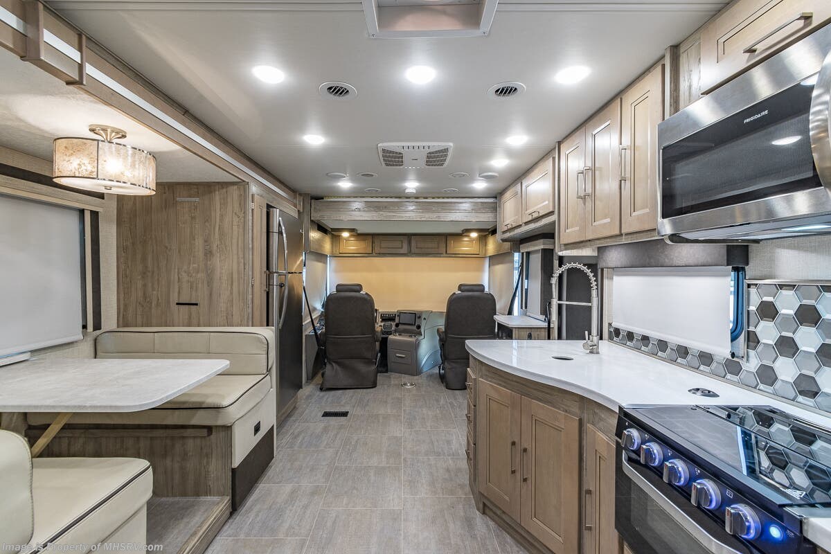 2020 Coachmen Sportscoach SRS 365RB Bath & 1/2 W/ Oven, W/D, Fireplace ...