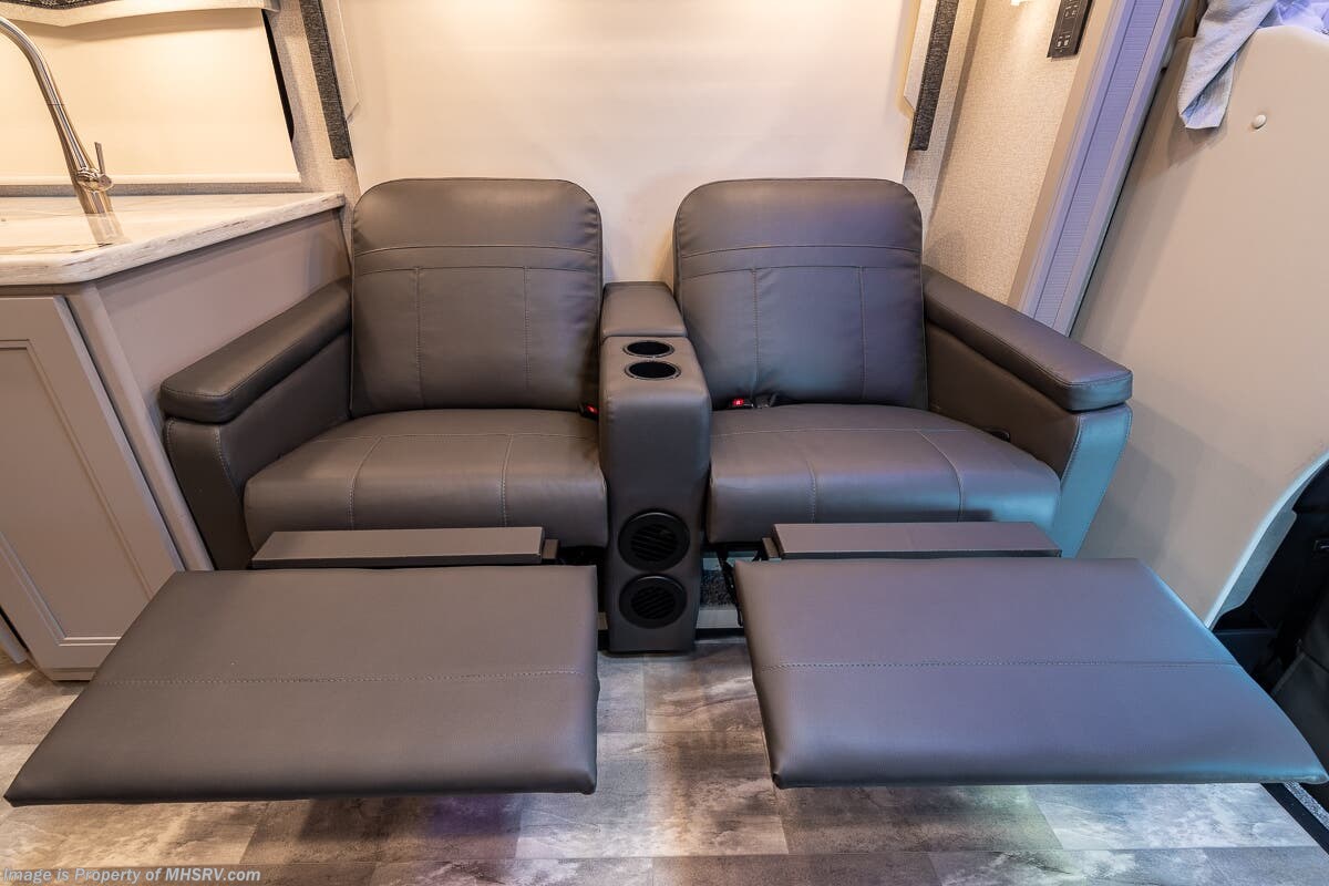 2023 Thor Motor Coach Omni SV34 4x4 330HP Diesel Super C RV W/ Theater ...