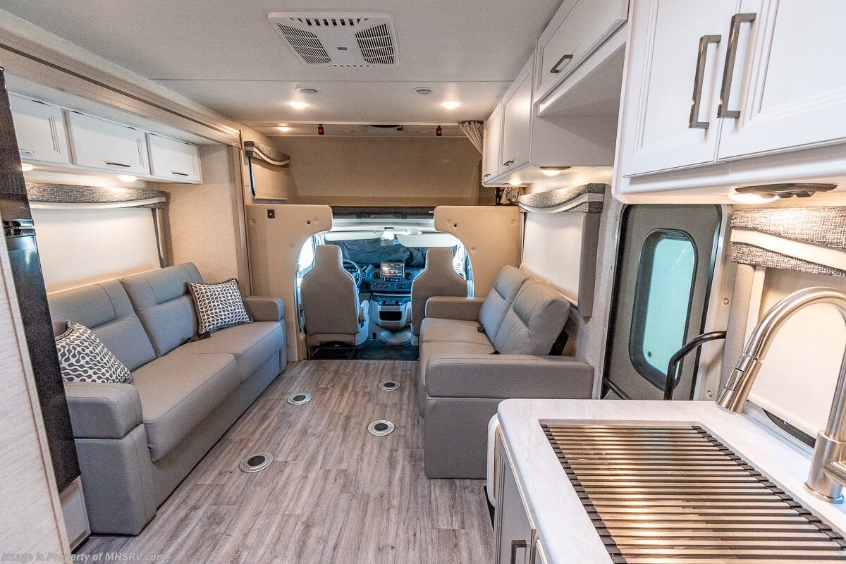 2025 Thor Motor Coach Outlaw Toy Hauler 29J Toy Hauler W/ SmoothTECH ...