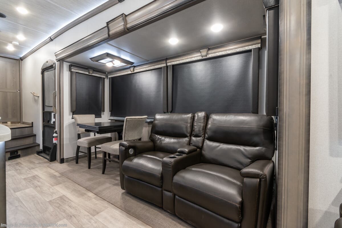 2021 Keystone Montana 3121RL W/ Theater Seats, King Bed, Auto Leveling ...