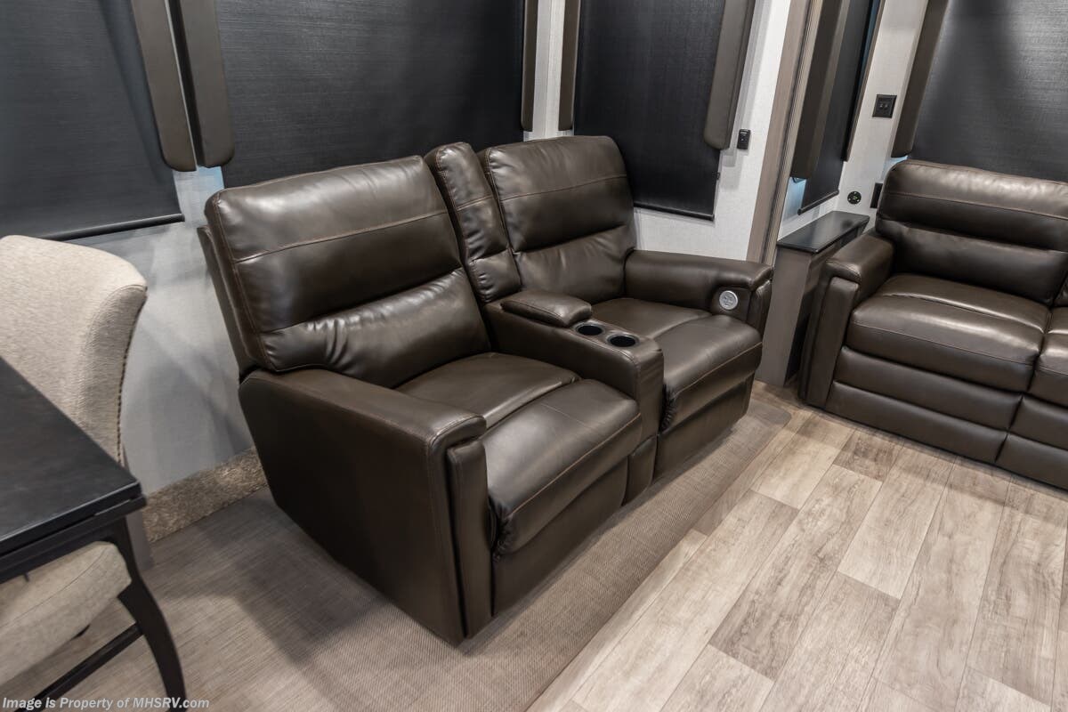 2021 Keystone Montana 3121RL W/ Theater Seats, King Bed, Auto Leveling ...