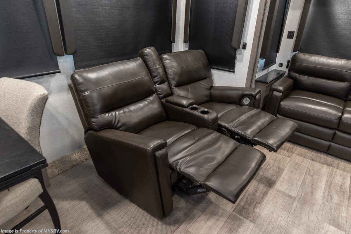 2021 Keystone Montana 3121RL W/ Theater Seats, King Bed, Auto Leveling ...