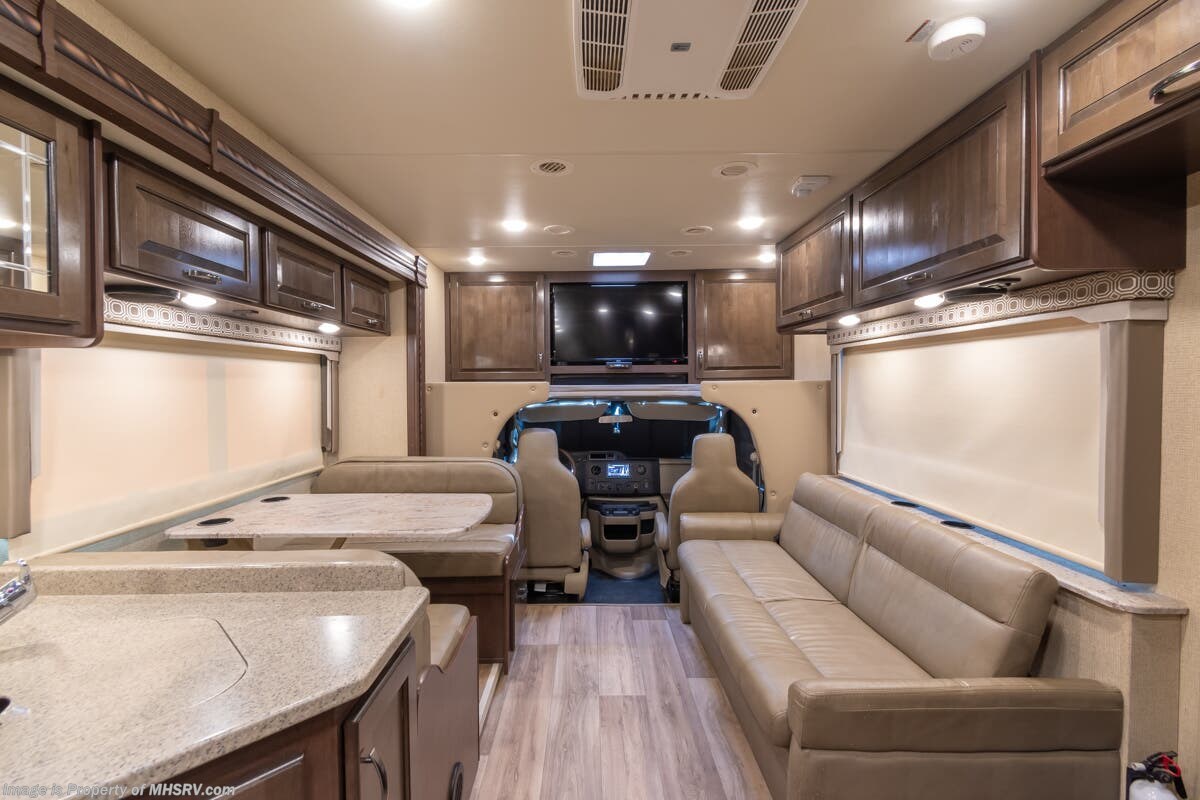 2017 Thor Motor Coach Four Winds 31W W/ King Bed, Auto Leveling Jacks ...