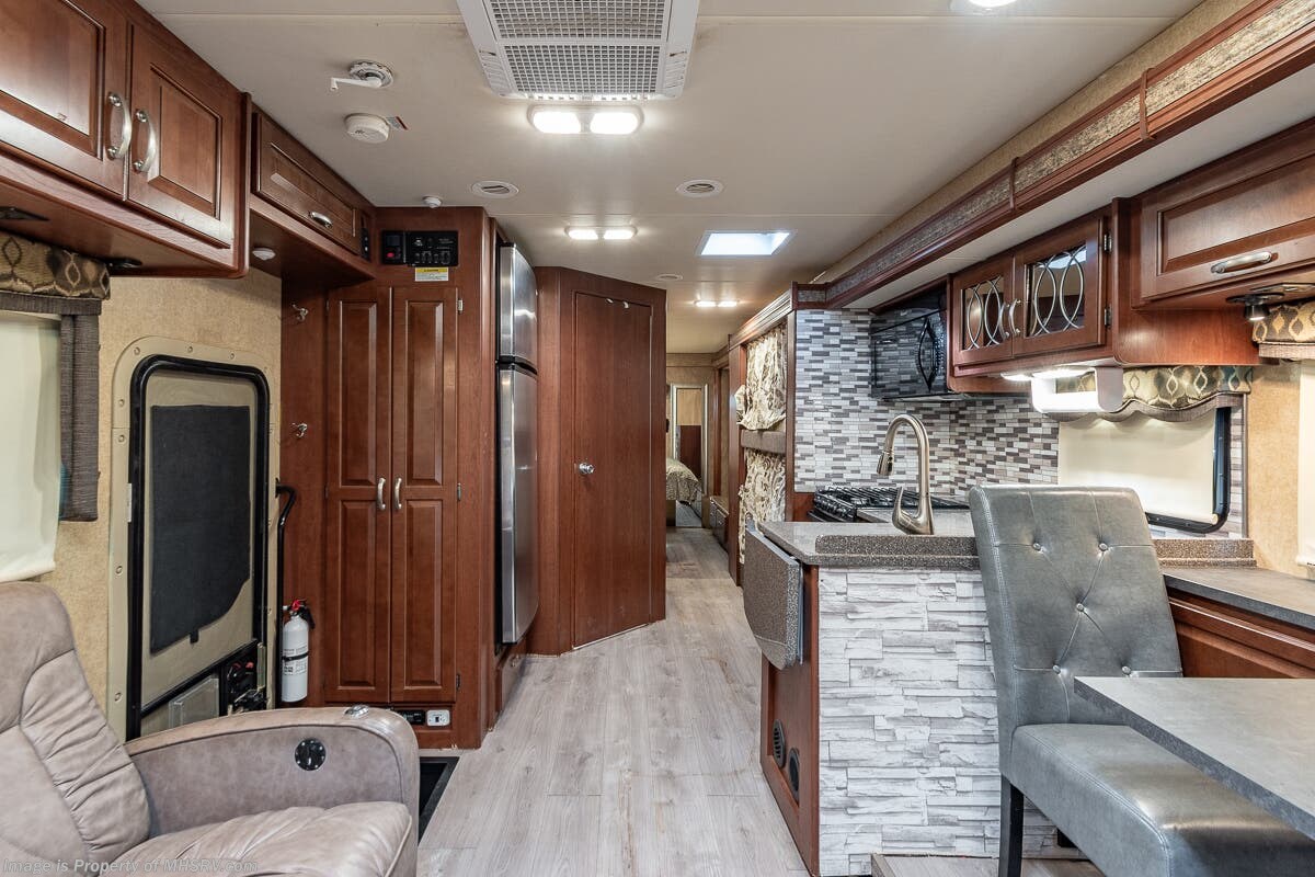 2015 Thor Motor Coach Four Winds Super C 35SB Bunk Bed Model W/ Theater Seats, Ext ...