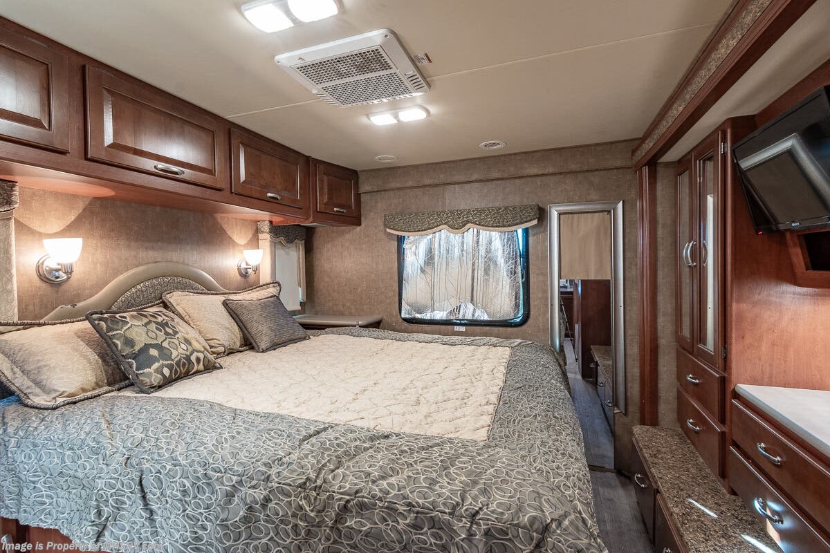 2015 Thor Motor Coach Four Winds Super C 35SB Bunk Bed Model W/ Theater Seats, Ext ...