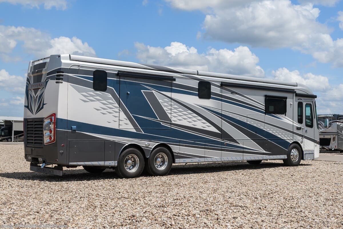 2025 Entegra Coach Anthem 44R Bath & 1/2 Bunk Model W/ Upgraded Gen ...