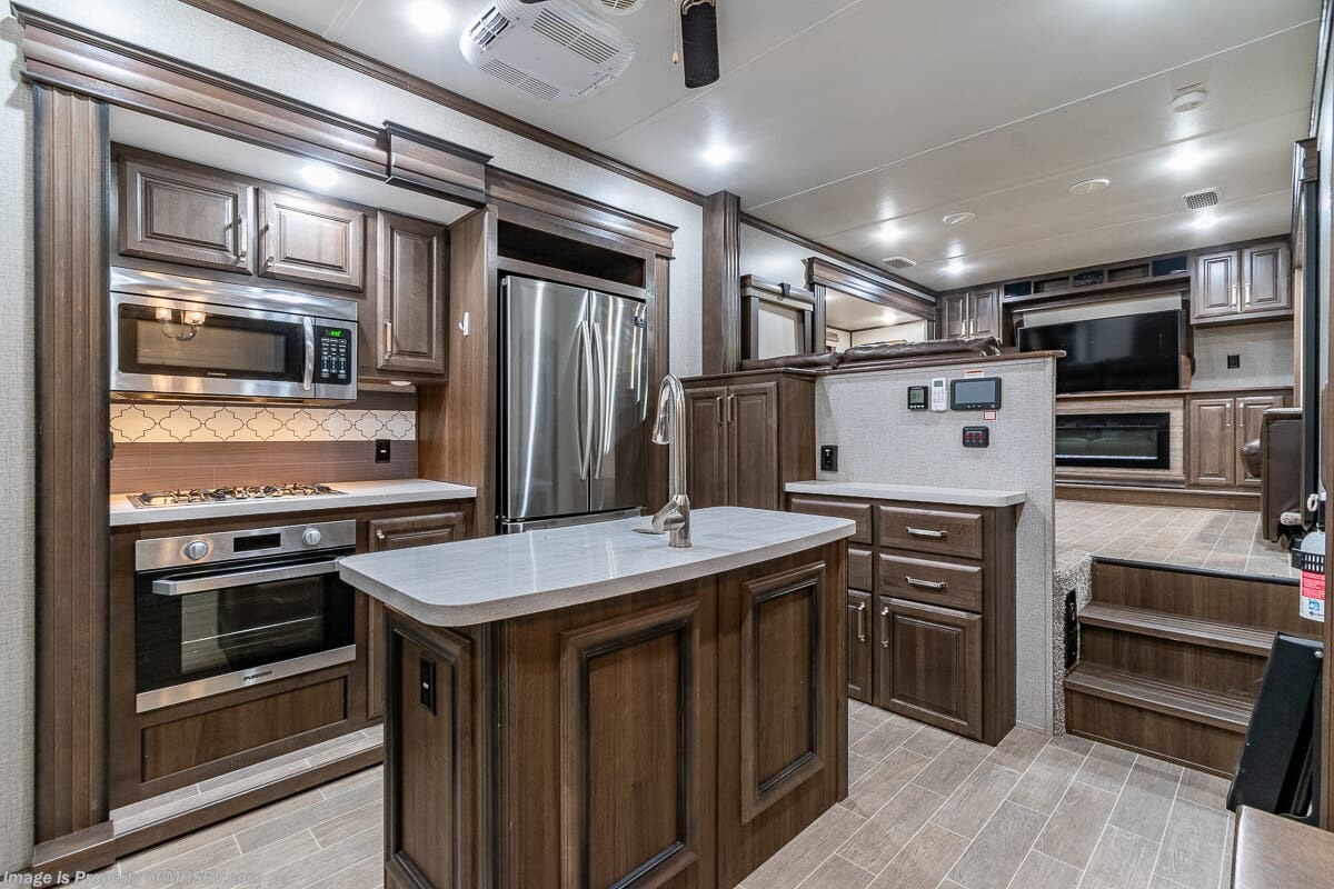 2020 Keystone Alpine 3701FL Bath & 1/2 Model W/ King Bed, Stack W/D ...